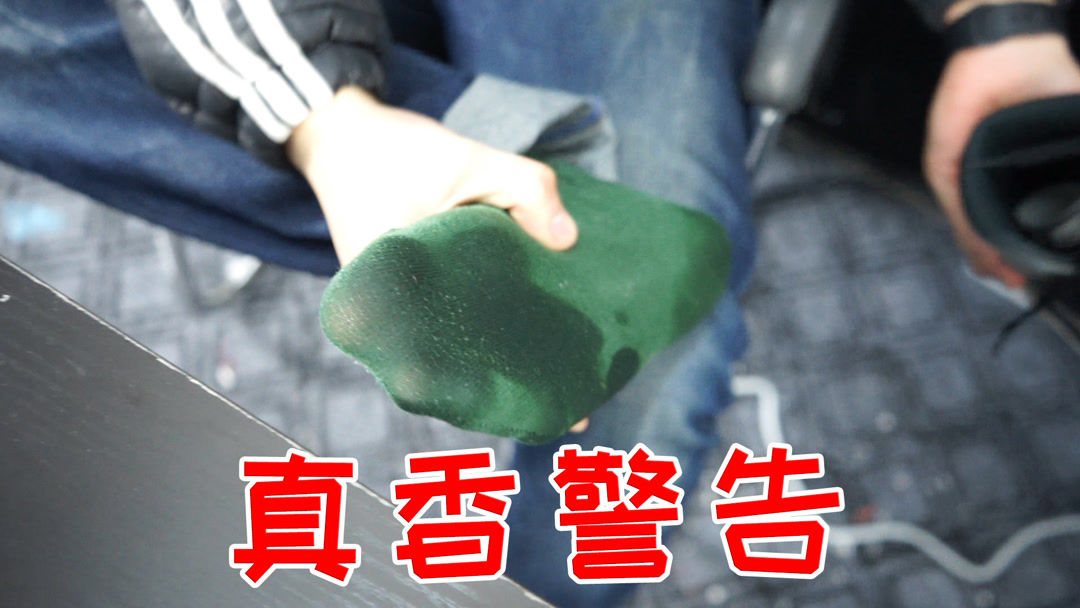 开箱试用防水喷雾,把鞋子放到水龙头下冲,看看防不防水