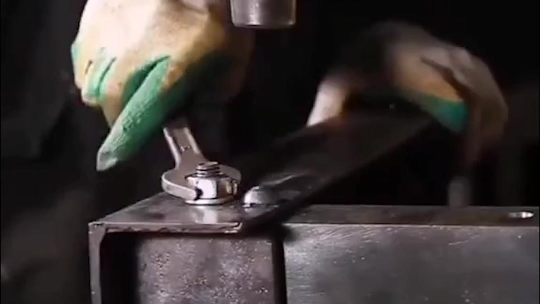 这种连接方式如何,螺丝和螺母紧密对接