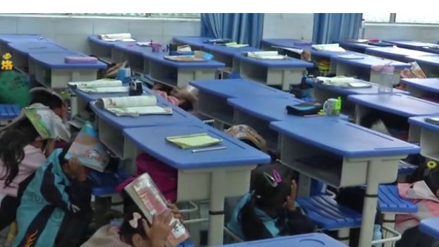 甘洛:开展防震减灾应急演练,强化师生防灾避险自救能力