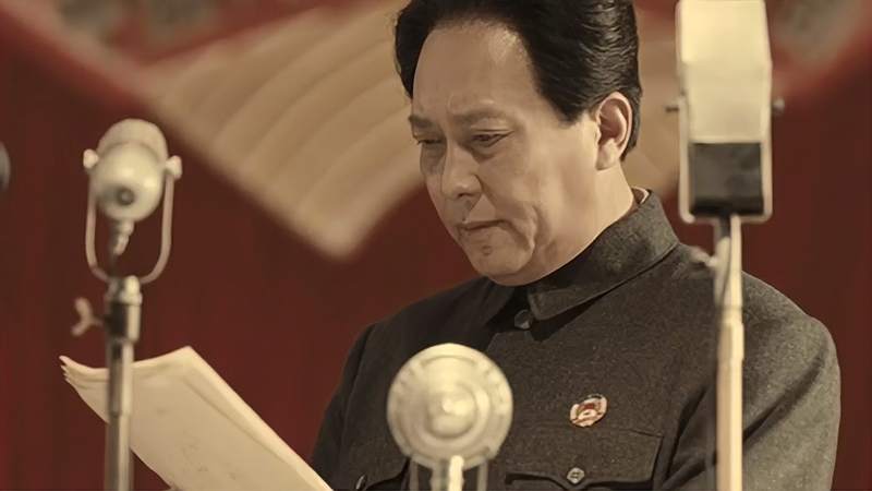 毛泽东:1949年,政协会议在北平召开,中国人民彻底站起来了!