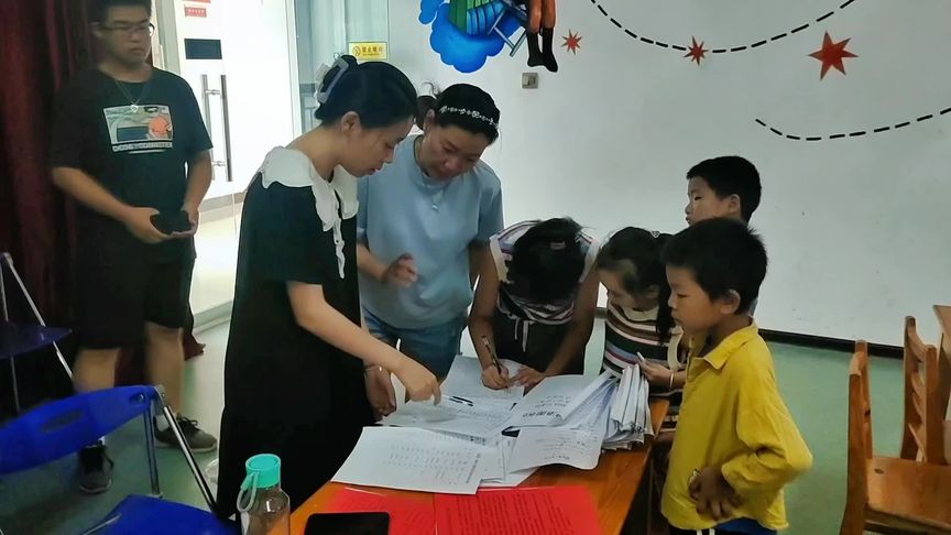 明港图书馆暑期《夜诵·经典》诵读活动总结表彰大会