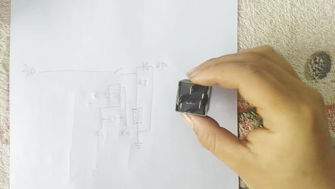 汽车压缩机继电器为什么是个五脚继电器