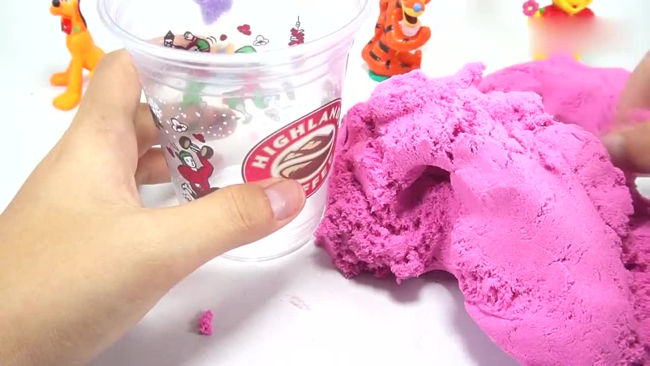 亲子动画 儿童手工制作玩具维尼熊的糖果城堡学习颜色 益智玩具