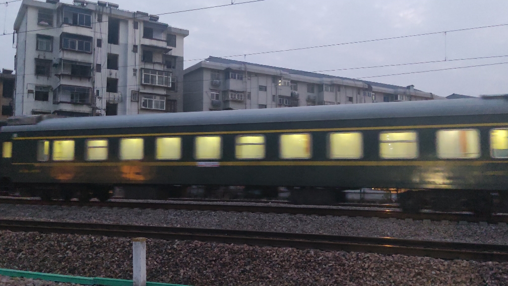 【京沪线/陇海线】DF11G-0135/0136牵引K245次列车(扬州～成都西)...