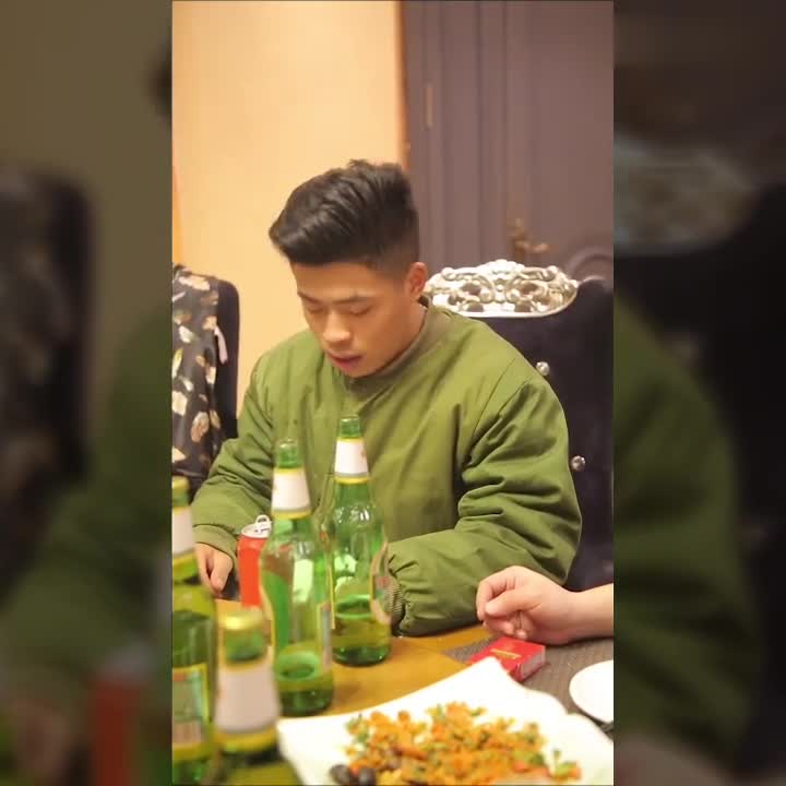 同学聚会其实就是一场鸿门宴,各种事情都有可能发生