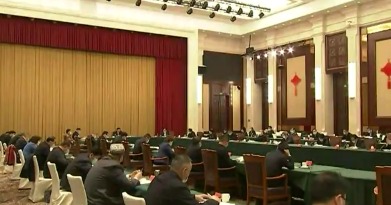 我区实行建筑工人实名制管理...