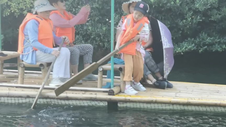#小小竹排江中游
