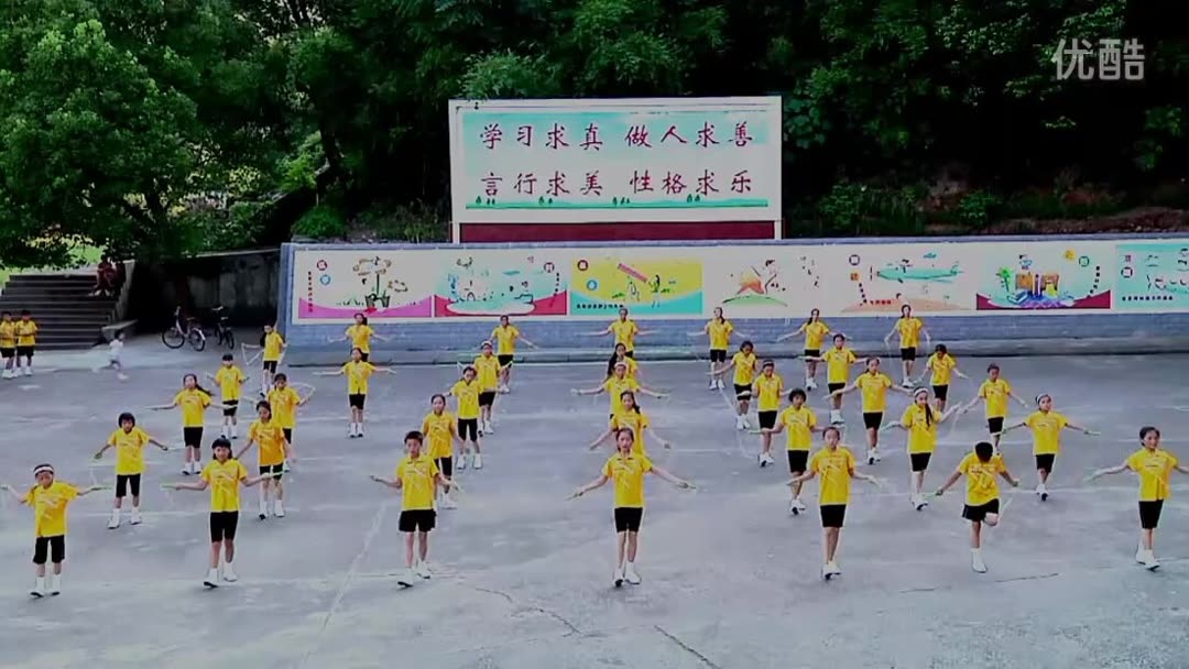 华湘学校学生花样跳绳表演