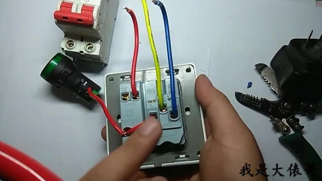 单开加五孔插座的2种接线,家装电工必备知识
