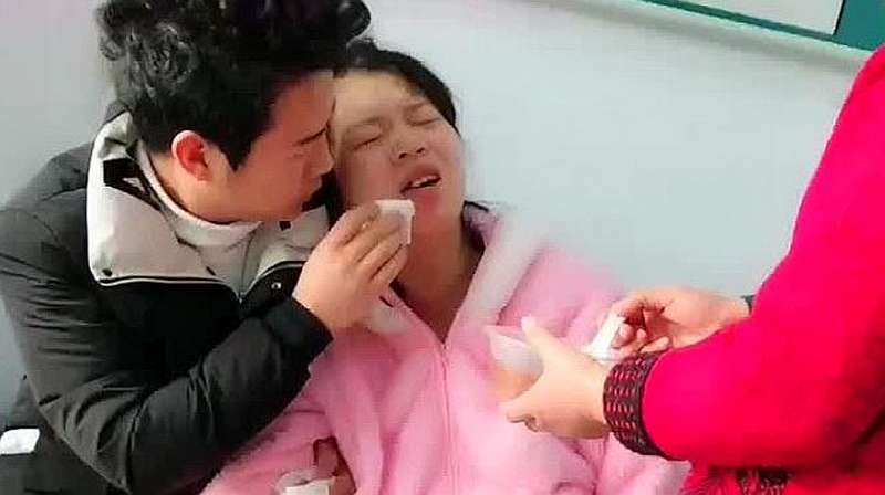实拍临产孕妇待产状态,已经被阵痛折磨到生无可恋,毫无起色!