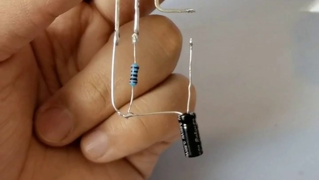 三个元件制作简单的功放