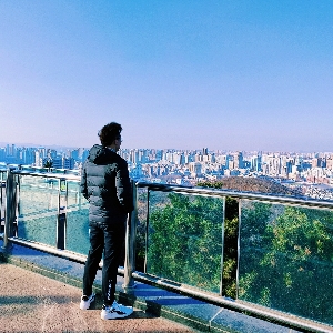 老板赊个红领巾被 