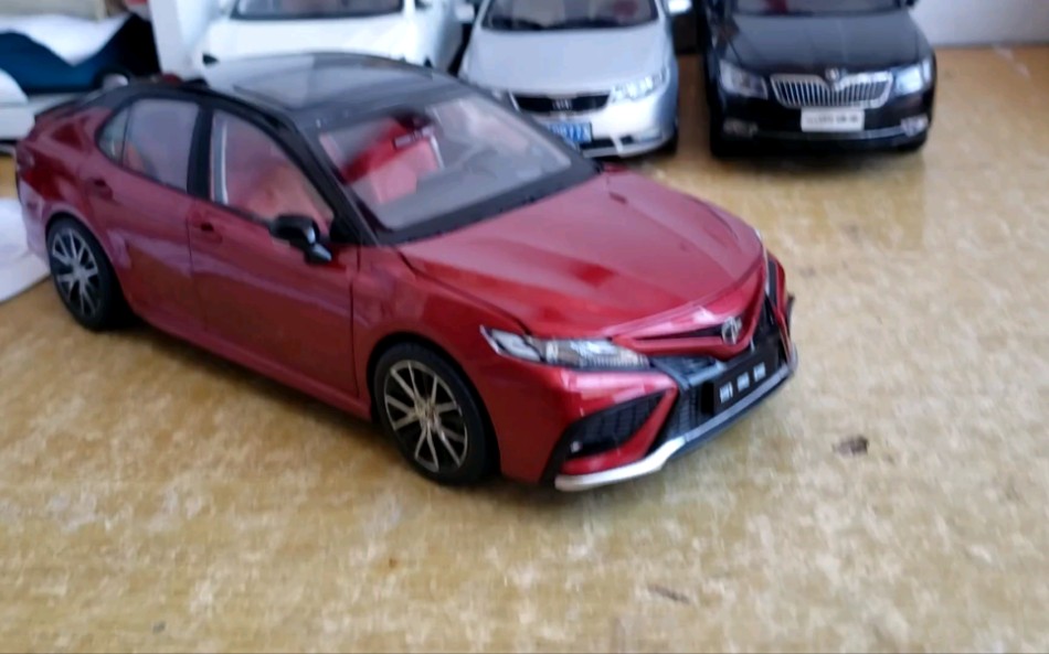 21款,凯美瑞运动版汽车模型18比例