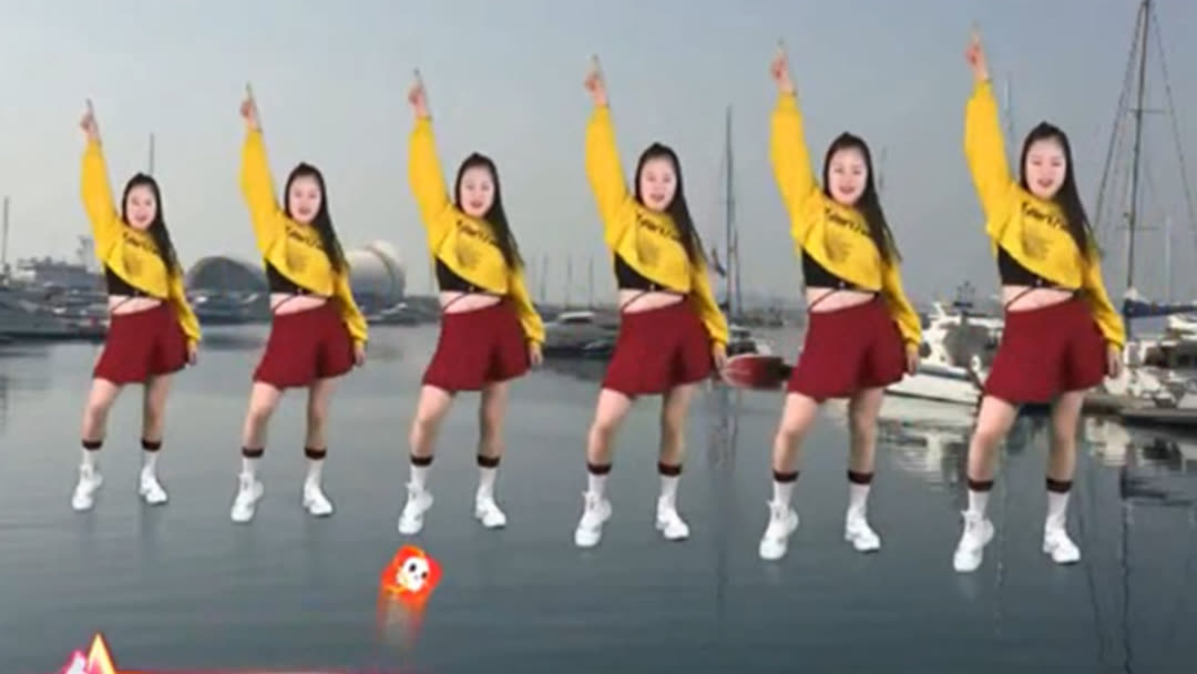 子青广场舞《众人划桨开大船》跳的太嗨了!