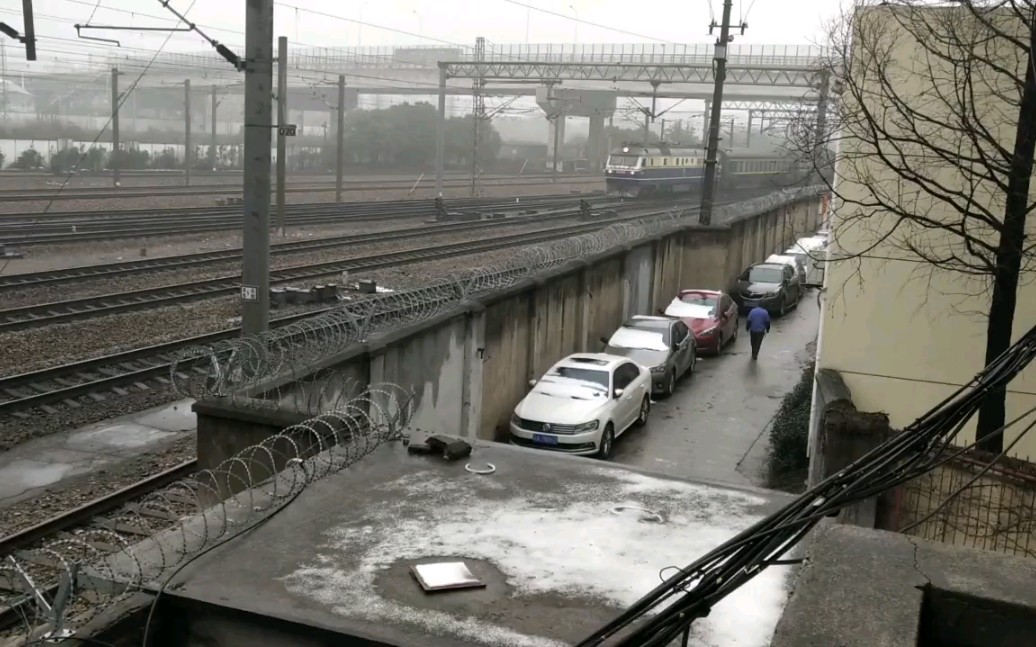 【宁芜线】上局合段DF11 0441牵引K1156次列车进南京站!