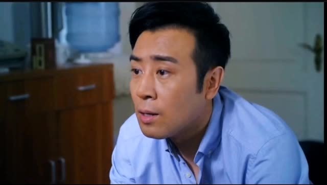 这时交警顿时就发了脾气
