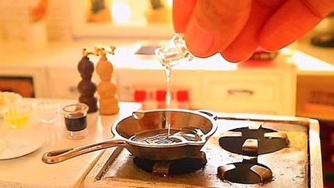 迷你厨房定格动画,炒碎的鸡肉,是一种迷你烹饪