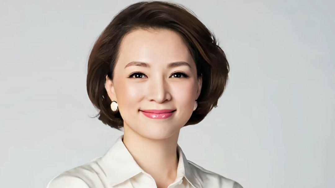 著名主持人董卿将携手康辉主持央视2021跨年晚会,很是期待!