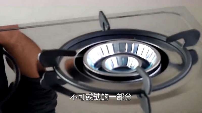 千万不要这样使用燃气灶,有宝宝的家庭父母一定要注意!