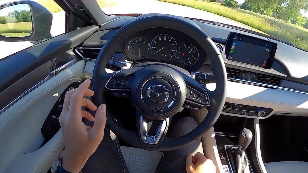 2020款马自达6路试,打开后排那刻,我忘记了凯美瑞!