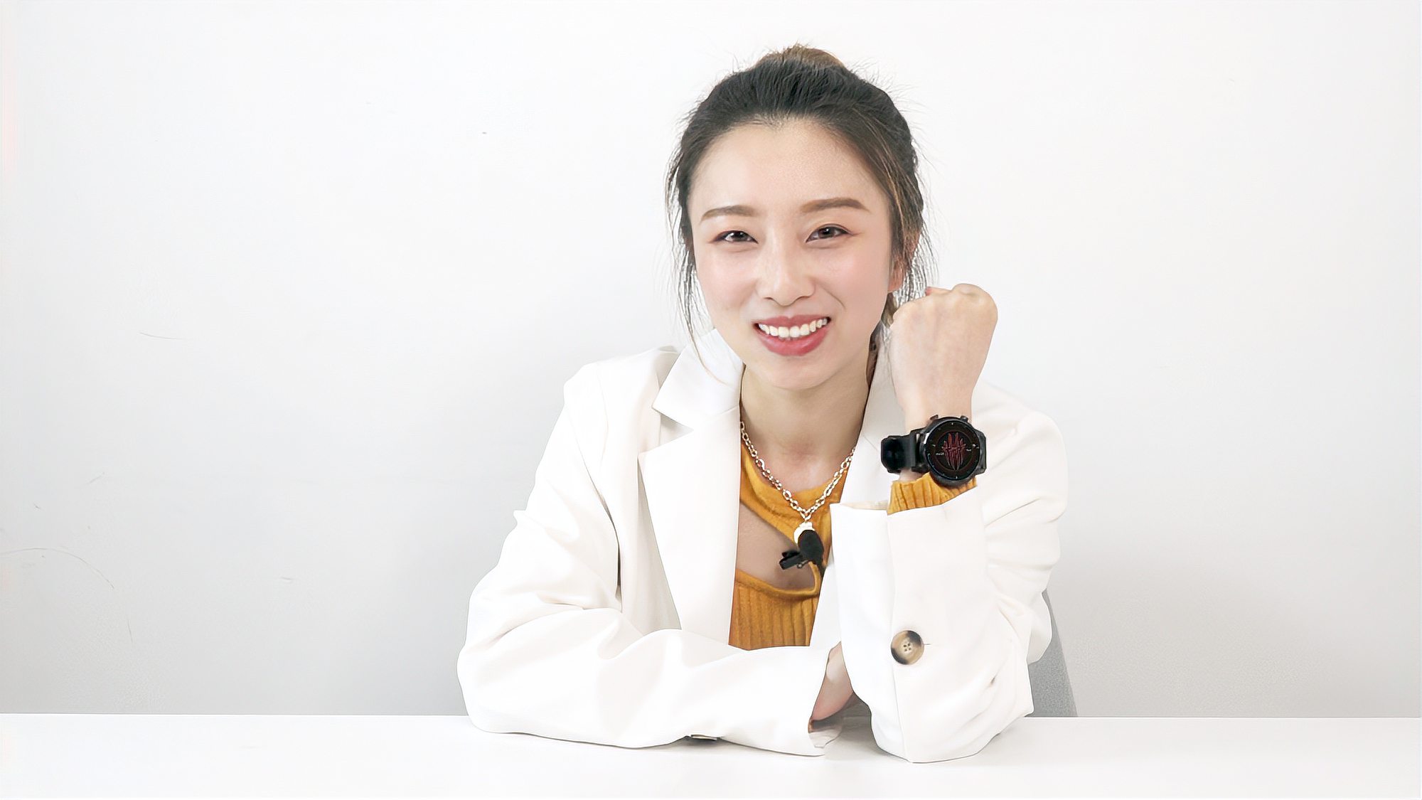红魔智能运动手表开箱,比较轻,关键是比较便宜