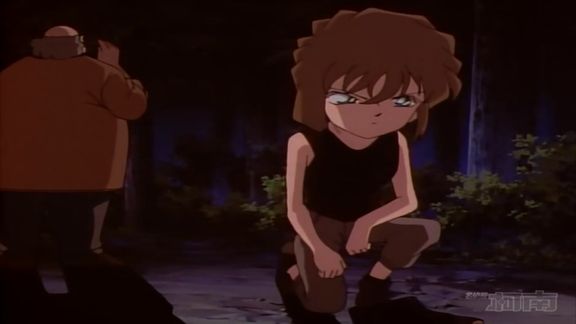 名侦探柯南:柯南受伤了,元太背着他,还要逃过坏人的追杀