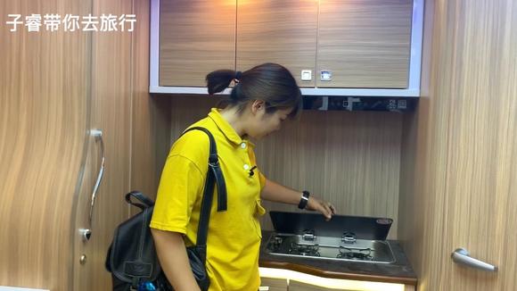 房车配件太齐全了,自己可以动手改装房车,1台车省10万