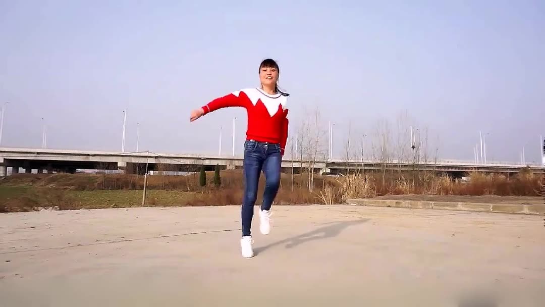 鬼步舞《众人划桨开大船》广场舞,众人划桨哟,开动大帆船