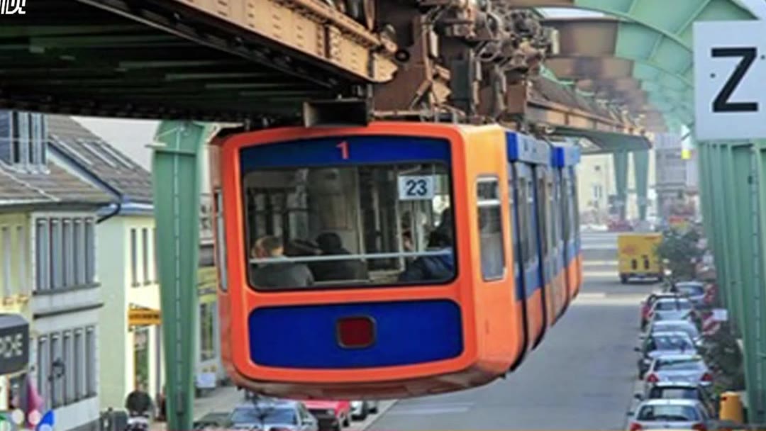 我国最高速悬挂式单轨列车下线:没有轮子!