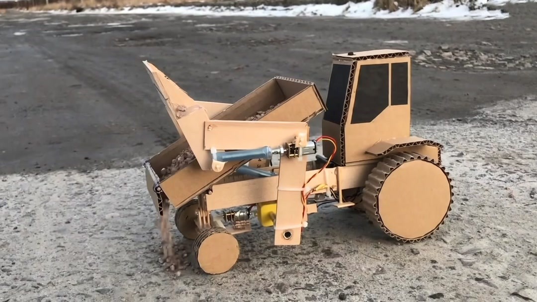 DIY纸板教程,四不像玩具车模型的制作方法,创意十足!