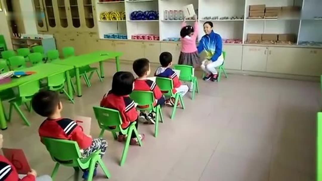幼儿园中班过渡环节游戏《开火车》