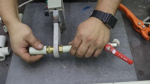 PPR自来水管临时热熔连接,不需要管件也可以接水管教程,操作熟练