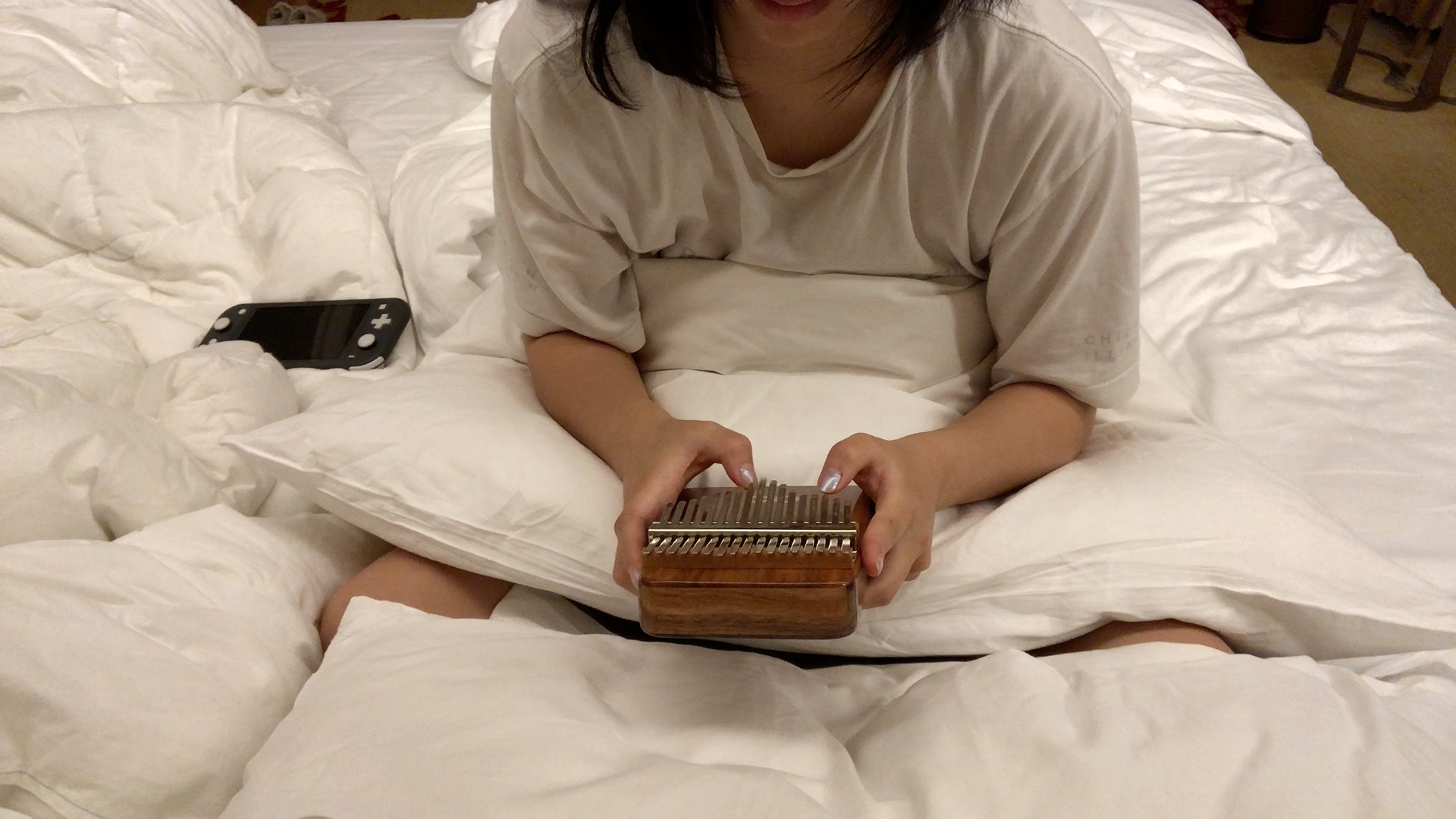 卡林巴琴初体验·这个小乐器好方便上手啊!一个下午就学会了耶