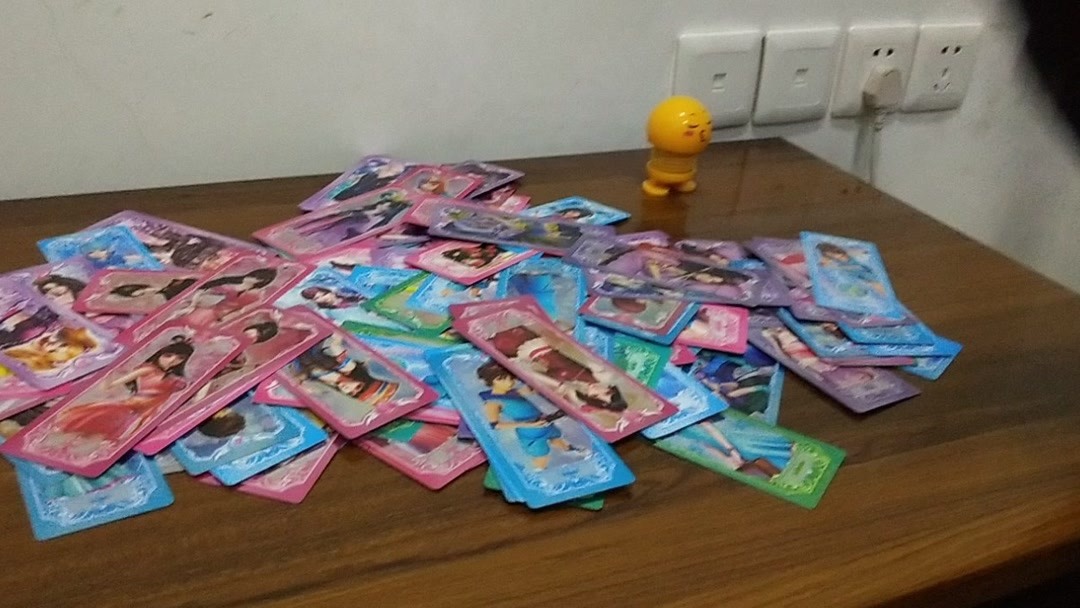 叶罗丽精灵梦卡牌第一集拆包