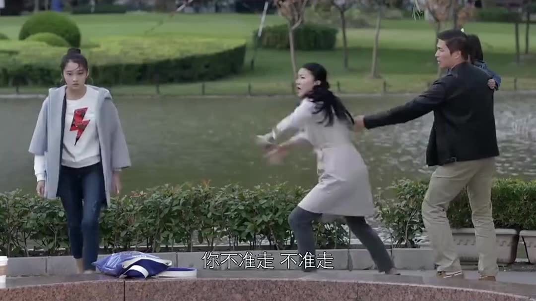 美女重度抑郁,一看到别人幸福就发病,真让人心疼