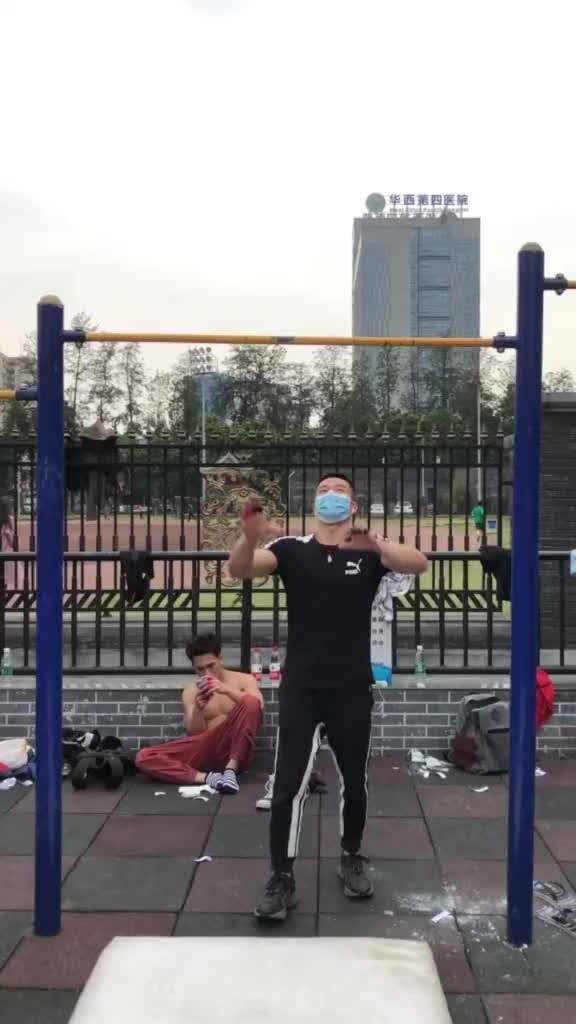 没想到10次双力臂竟然做得这么吃力!