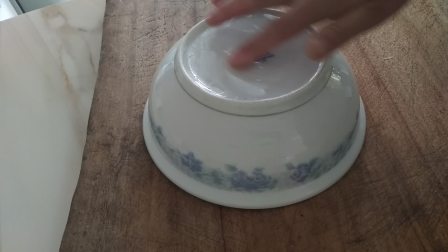 生活巧妙招视频教程之不用磨刀石也把刀磨的很锋利