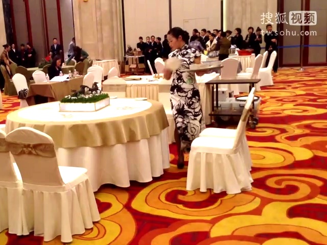 中餐宴会主题摆台视频