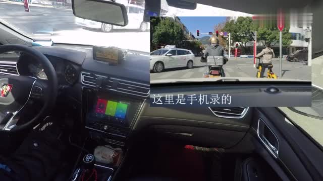 一年车主展示手动挡车红绿灯起步 大概还有5秒时就要做好各种准备