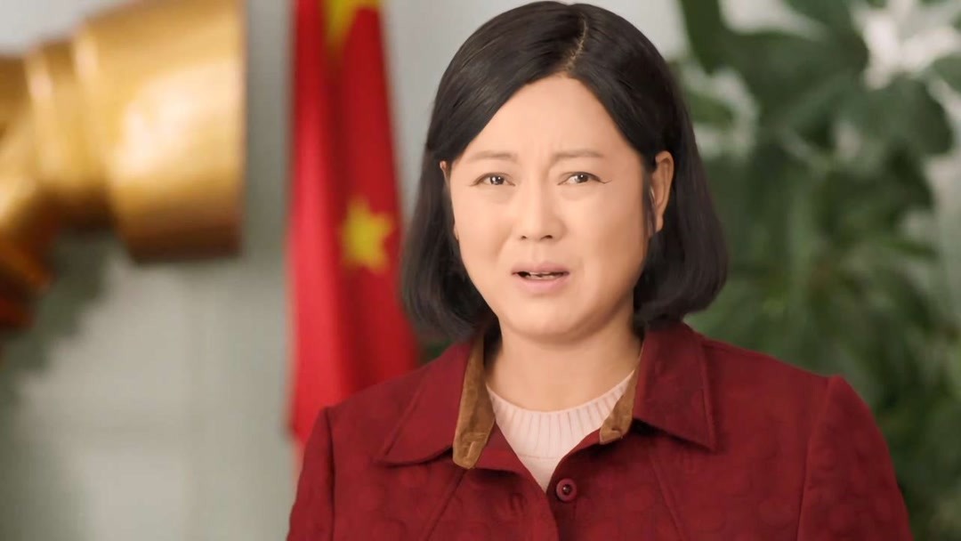 大婶误闯入正在开会的会议室,竟被老总点名表扬,咋回事啊!