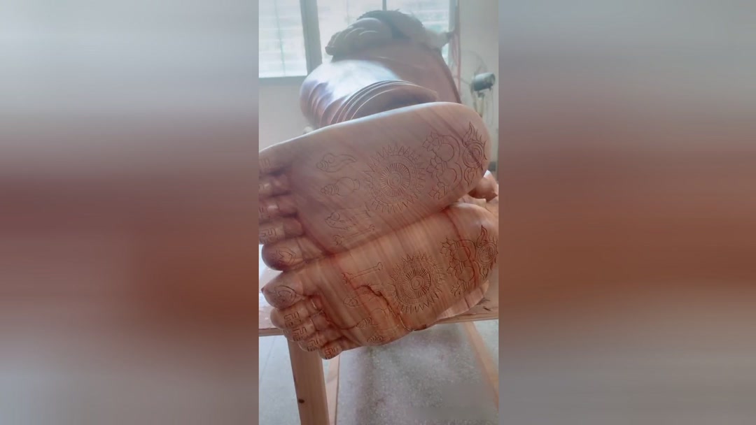 千年小叶香樟木材质,手工推漆工艺