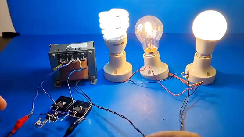 把变压器改装成12V至220V方波逆变器