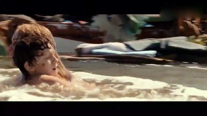 这才是顶级灾难大片,真实还原印尼海啸,宏大震撼的场面百看不厌