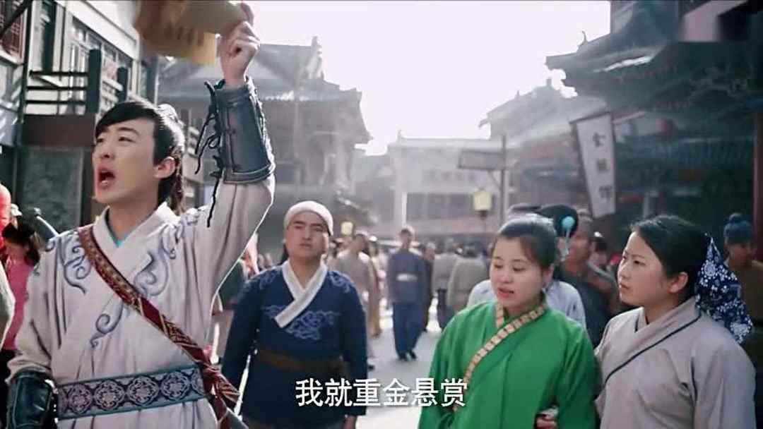 小伙为找到上古宝物,在大街上发宣传单,不愧是现代人