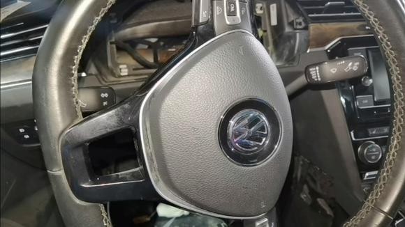 新款迈腾事故车,拆完仪表后无法启动无钥匙失效,人为故障真难查