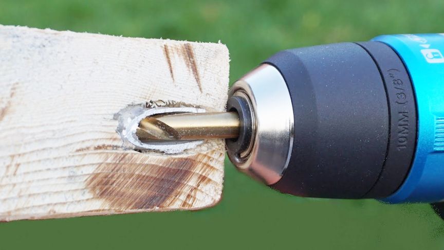 牛人脑洞大开,电钻打孔还能这么用,这都能想得到,简直就是天才