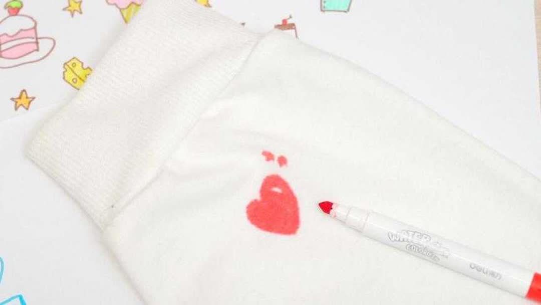 得力可水洗水彩笔实测:衣服上画画水一冲就干净