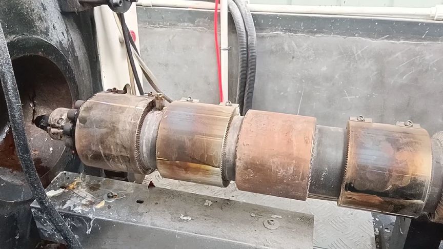 注塑机三件套更换后还是返料,只能更换炮筒分享维修过程同行探讨