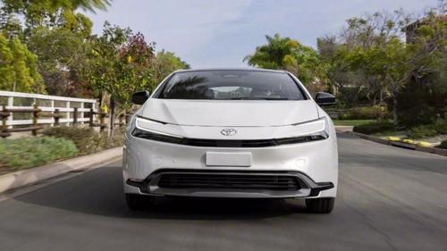 丰田全新普锐斯实拍!内饰科技感十足,明年一季度交付