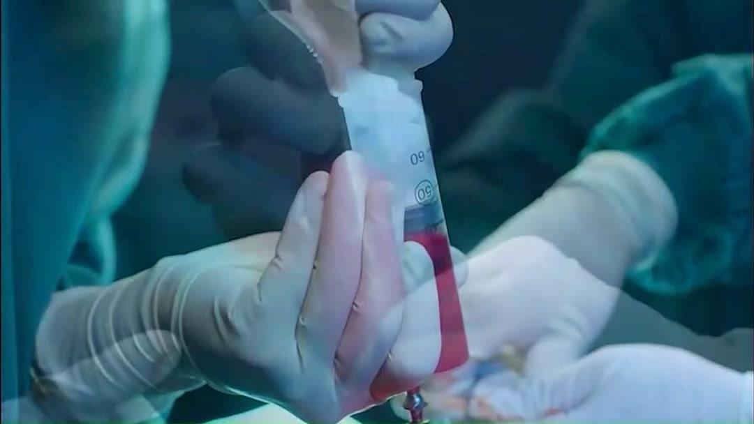 急诊科医生:捐骨髓原来不要钻骨头,只需要抽一些血就好了!